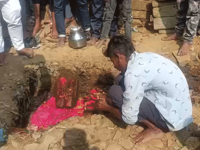 Statues unearthed during excavation of mosque grounds in Papat