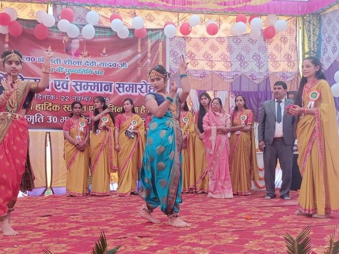 Annual function at Sheela Devi Vidyalaya, students gave presentations