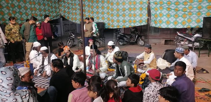 Qawwali gathering on the occasion of Urs of Khwaja Peer Mehboob Baksh ...