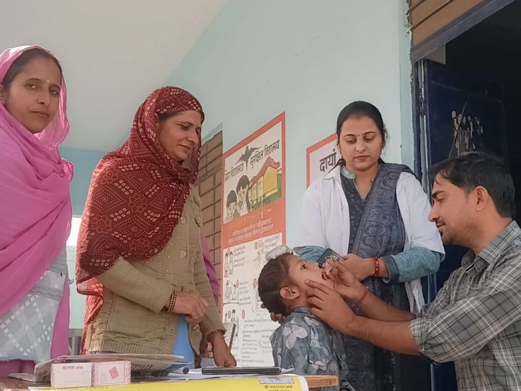 Polio doses given to children up to 5 years of age in Patroda | पतरोड़ा ...