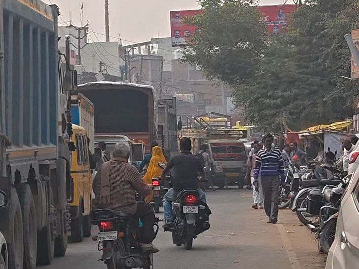 Soraon Sikandra road is often jammed