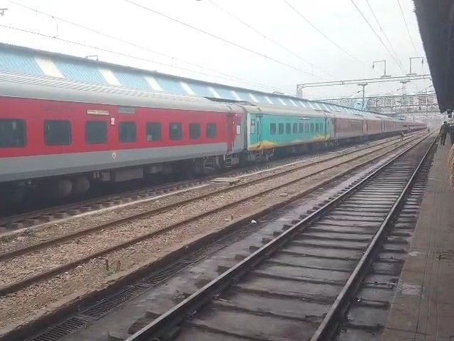 youth dies after falling from train in mathura TODAY