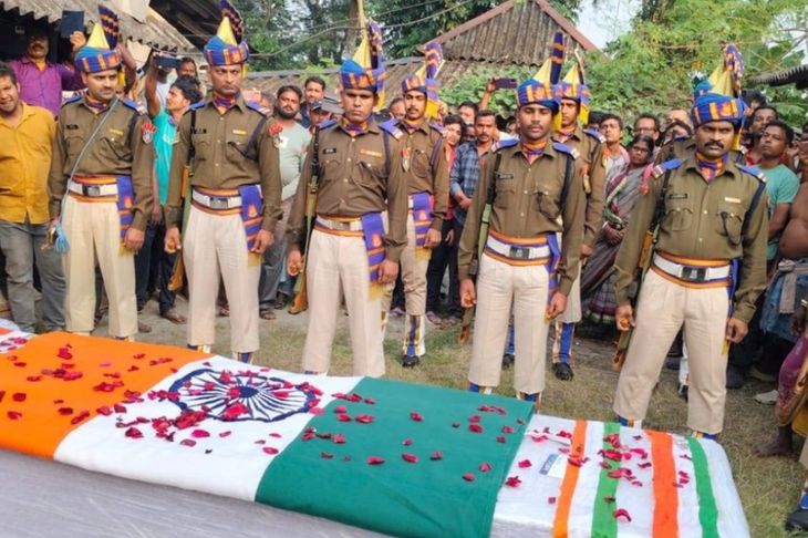 The body of the deceased soldier returned home and was cremated with ...