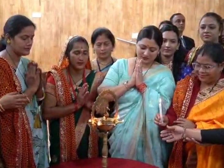 Geeta Dhami interacts with CLF women
