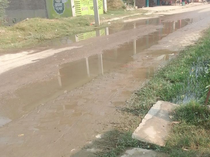 Drain choked on Devri Road, dirty water on the road