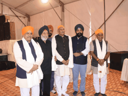 Shabad Kirtan echoed on the martyrdom day