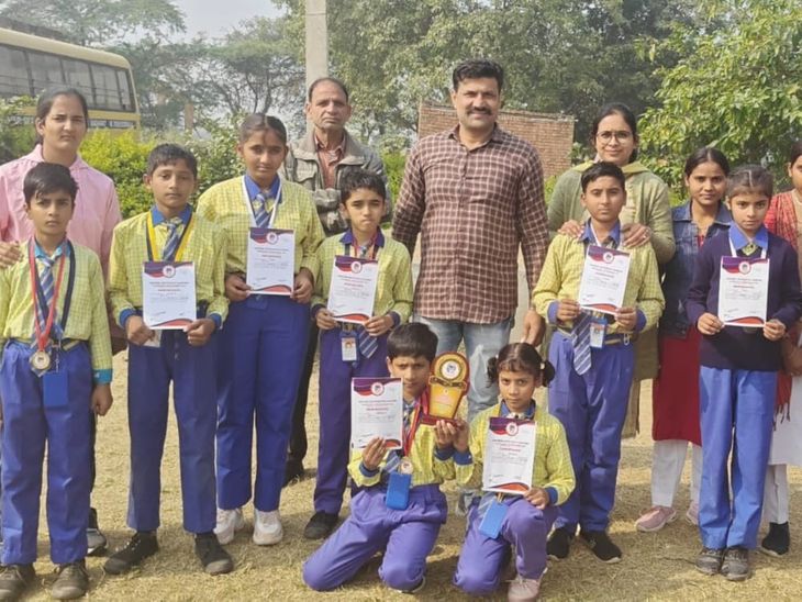 Barnawa students won gold medals in Taekwondo | बरनावा के छात्रों ने ...