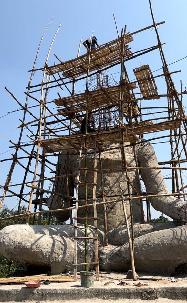 A 40-foot-tall Shiva statue is being built in Sondhur, and consecration ...