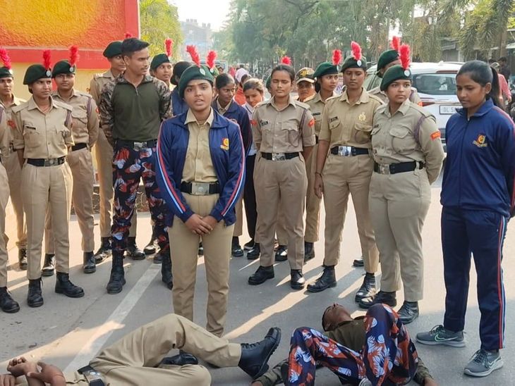NCC cadets created awareness on road safety