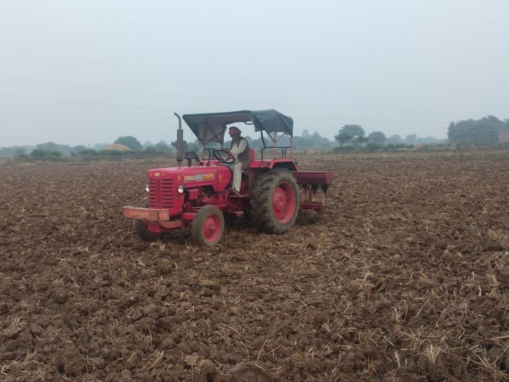 Wheat sowing picks up pace in Banda's Atarra | बांदा के अतर्रा में ...