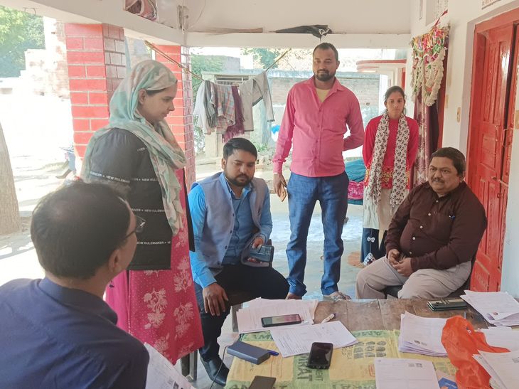 ACMO inspected SIR form work in Barabanki
