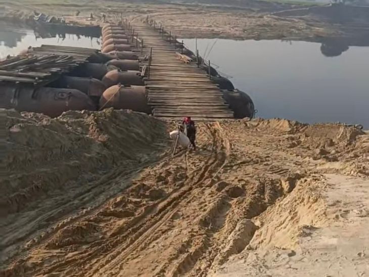 Pipa bridge installed at Sihodwa Ghat
