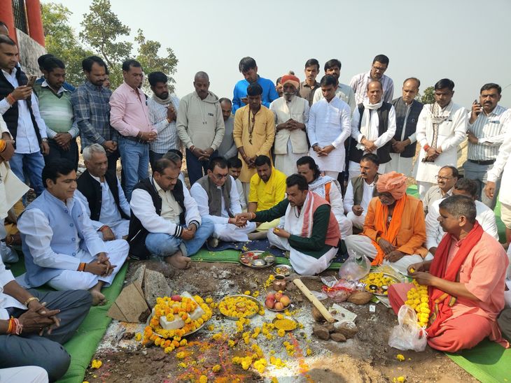 Groundbreaking ceremony for the construction of Pashupatinath Temple on ...
