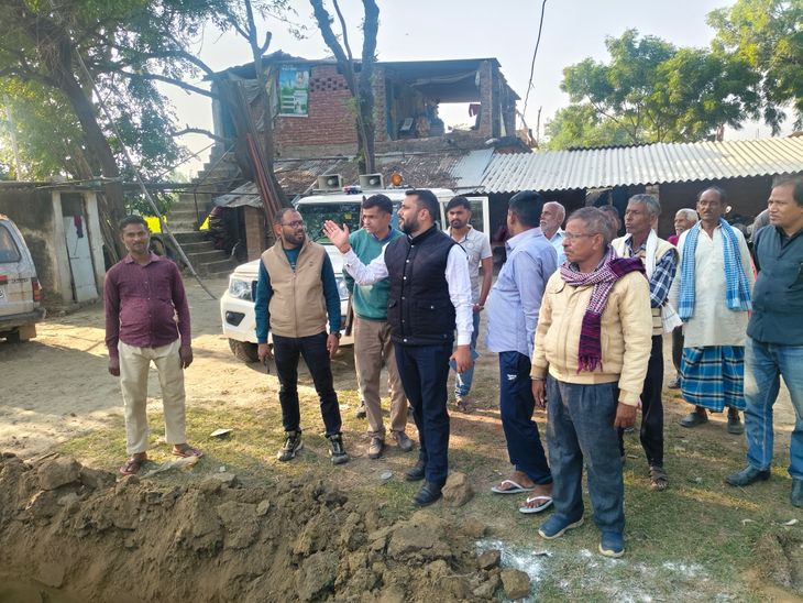 Illegal occupation removed from playground land in Madhoganj