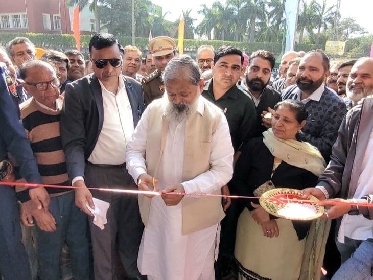 Ambala anil vij inaugurates modern bus queue shelters