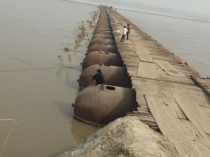 70% work of UP-Bihar Pipa Bridge completed