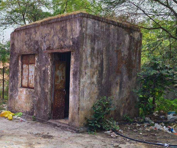 The post-mortem room is dilapidated, there is a possibility of an accident.