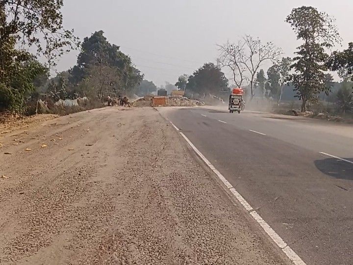 Dust rising from the construction of Ayodhya-Tanda four-lane