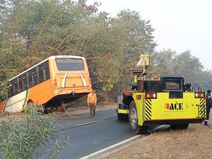The bus lost control and fell into a ditch after its axle broke.