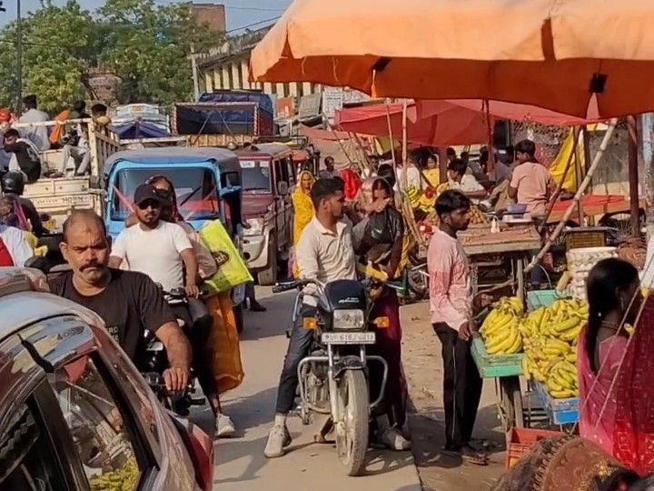 Encroachment in Muhammadabad: Track turned into warehouse | मुहम्मदाबाद ...