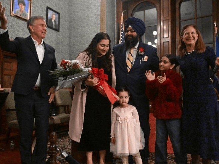 Jalandhar Swaranjit Singh Khalsa Sworn In as Norwich's First Sikh Mayor ...