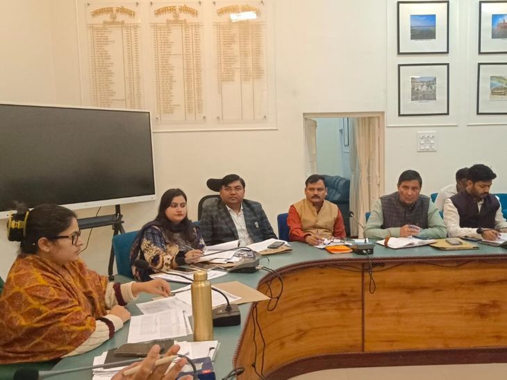 Gonda DM held a meeting regarding SIR