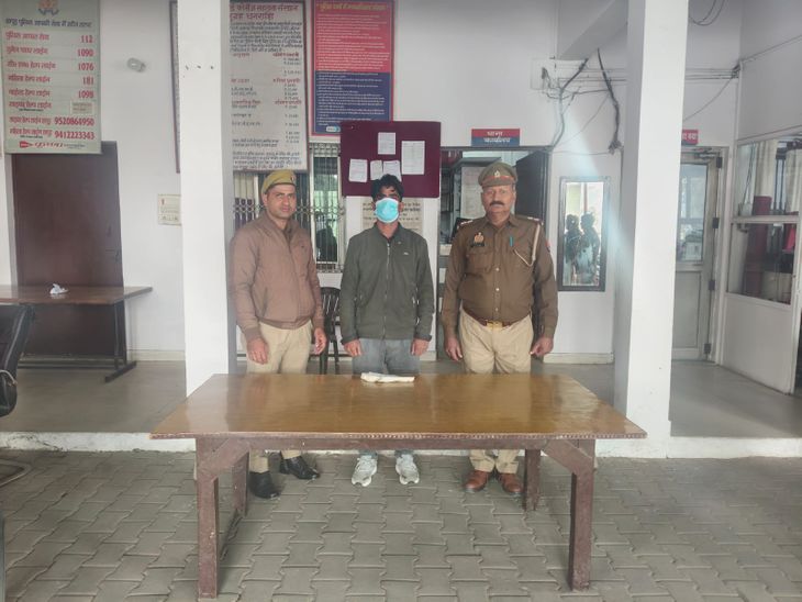 Simbhaoli police arrested a history-sheeter. | सिम्भावली पुलिस ने ...