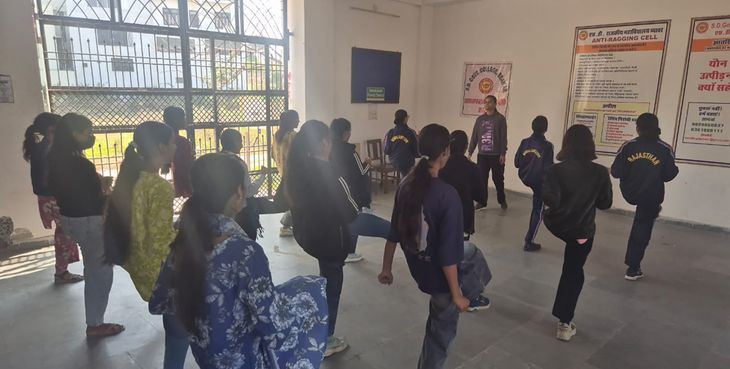 Girl students learn self-defense techniques at Sanatan Dharma ...