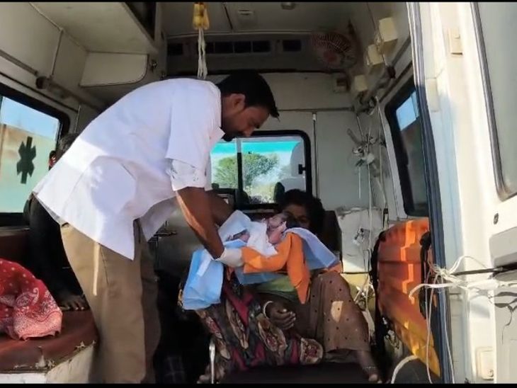 Woman gives birth to baby in 108 ambulance