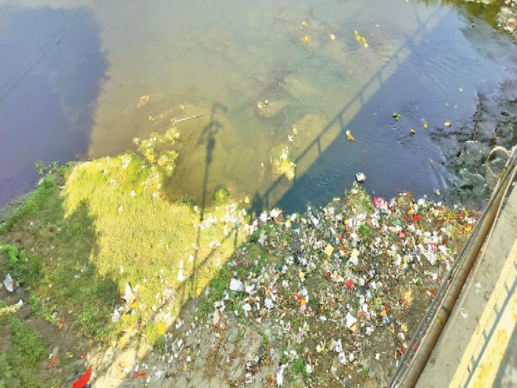 Kaliyasot; 20 garbage dumping zones in 15 km