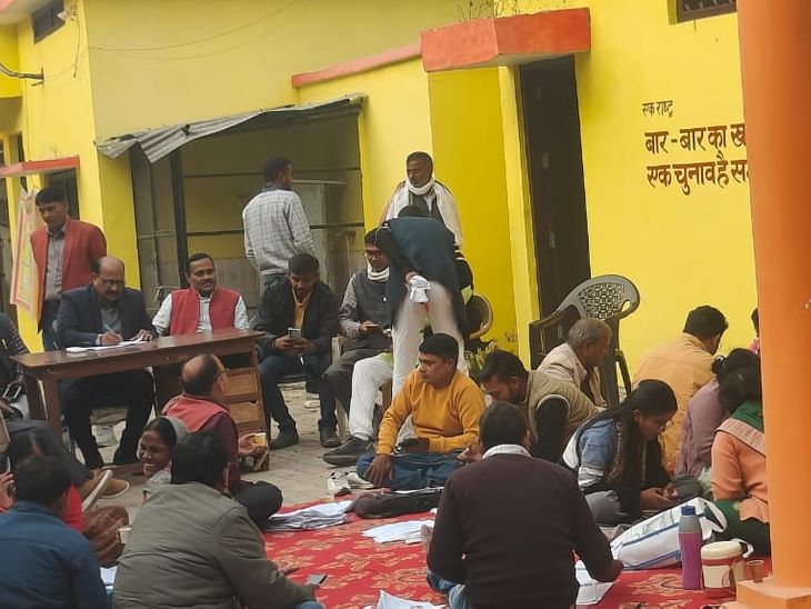 SIR Form Mapping Campaign Intensifies in Tarun | तारुन में SIR फॉर्म ...