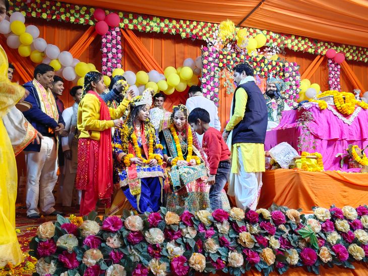 Shrimad Bhagwat Katha in Ghorawal: Sri Krishna-Rukmini marriage ...
