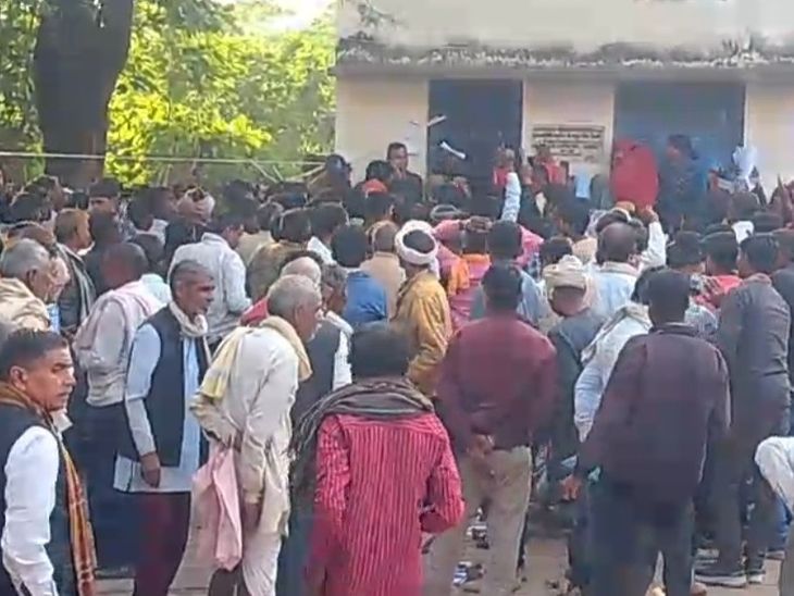 Urea fertilizer rack arrives in Tikamgarh