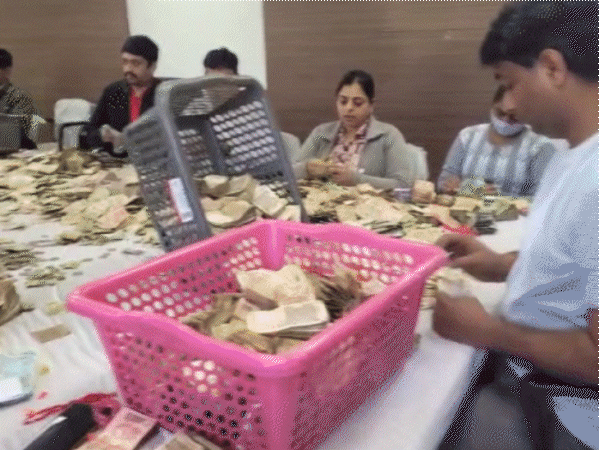 1.40 lakh rupees recovered from donation boxes at Khajrana Ganesh Temple
