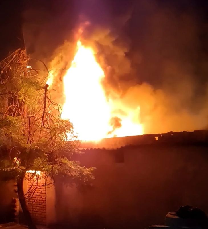 A shop in the old vegetable market of Kumhari caught fire due to a lamp ...