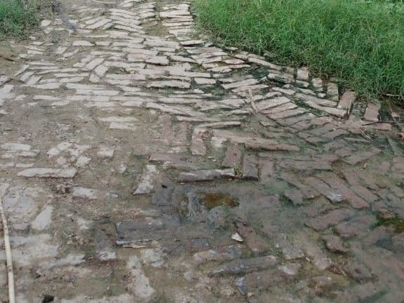 Sarai road in Saidapur Bhau village is in bad condition