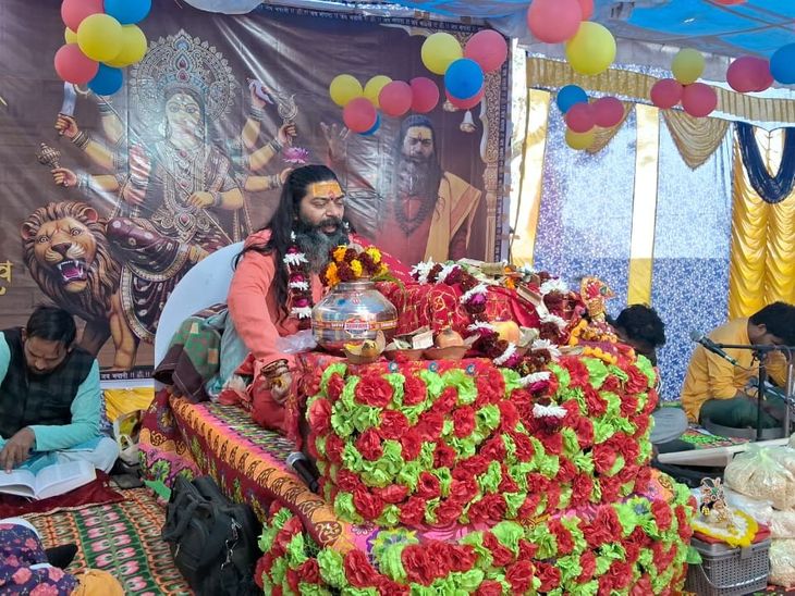 Shrimad Bhagwat Katha continues in Mursan of Hathras