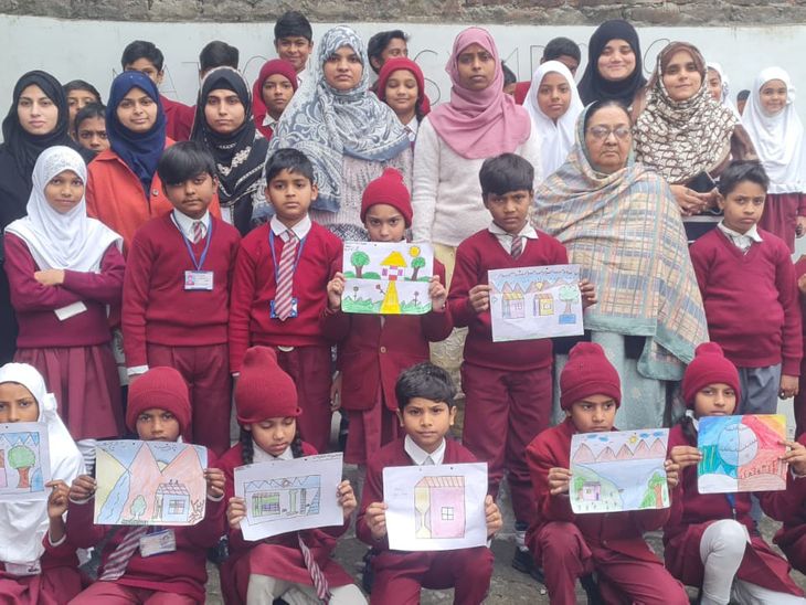 General knowledge, art competition in Najibabad school