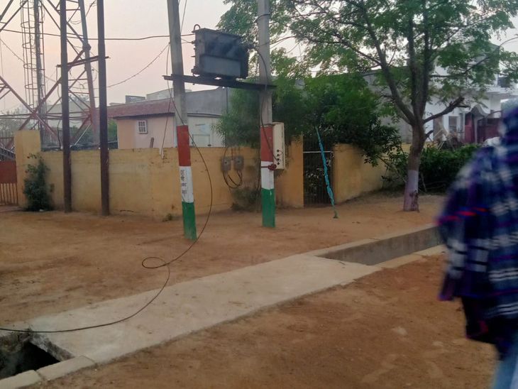 Overloaded sugarcane trucks are breaking power lines.