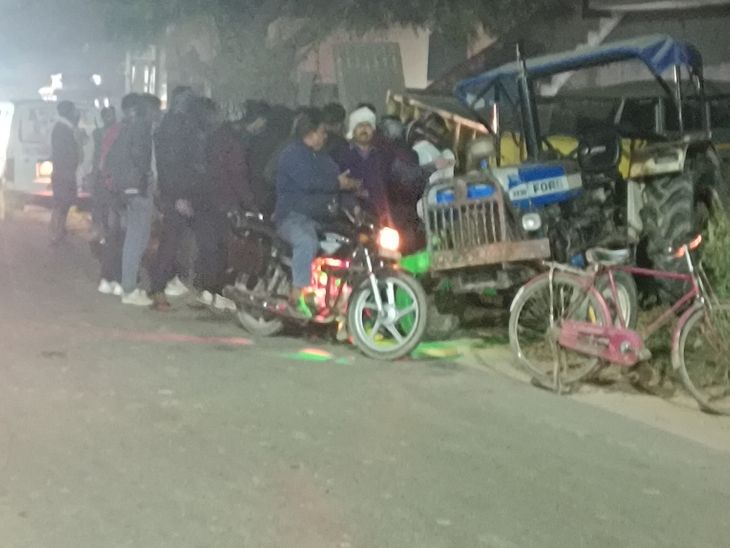 Drunk tractor driver lands on the roadside