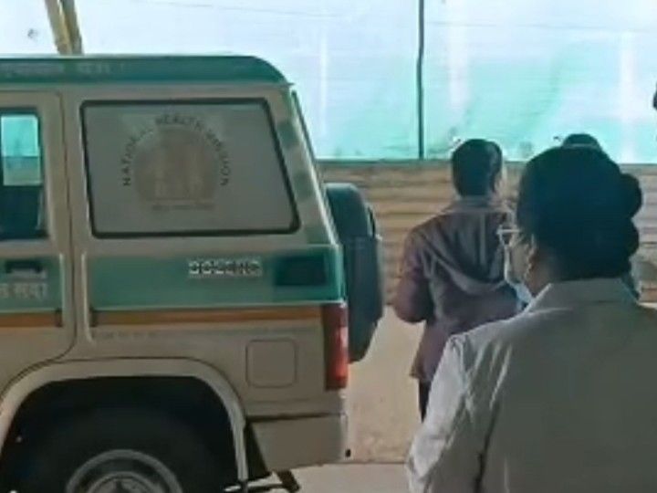 Woman gives birth to baby in 102 ambulance