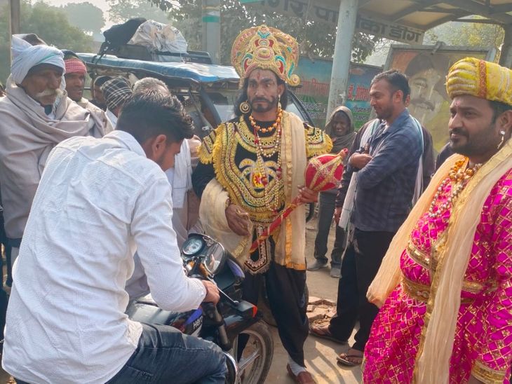 Yamraj-Chitragupta taught the lesson of road safety in Deeg Rajasthan