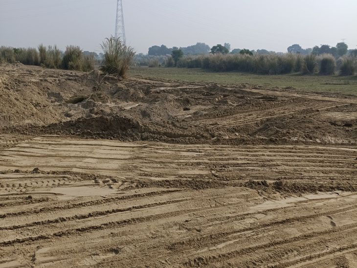 3915 cubic meters of sand mixed soil was excavated.