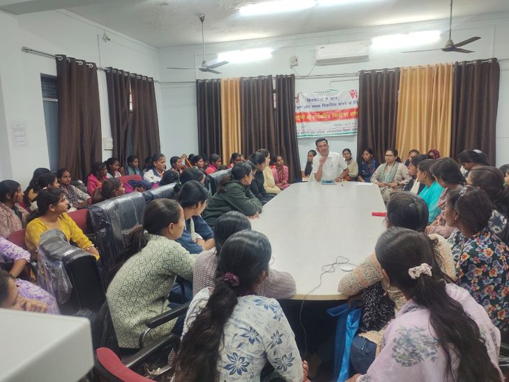 Exposure visit of girls of class 10th-12th