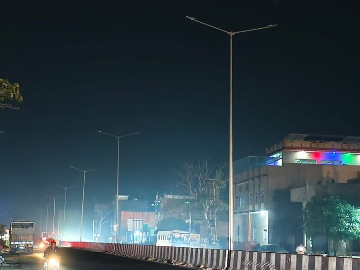 Streetlights of Biral on Delhi-Saharanpur Highway are out of order.