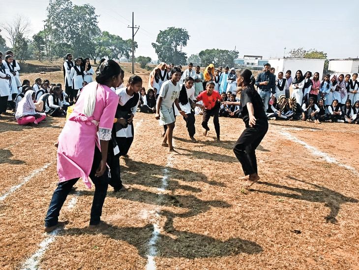 Harshna Group stood first and Anju Group stood second in Kabaddi.