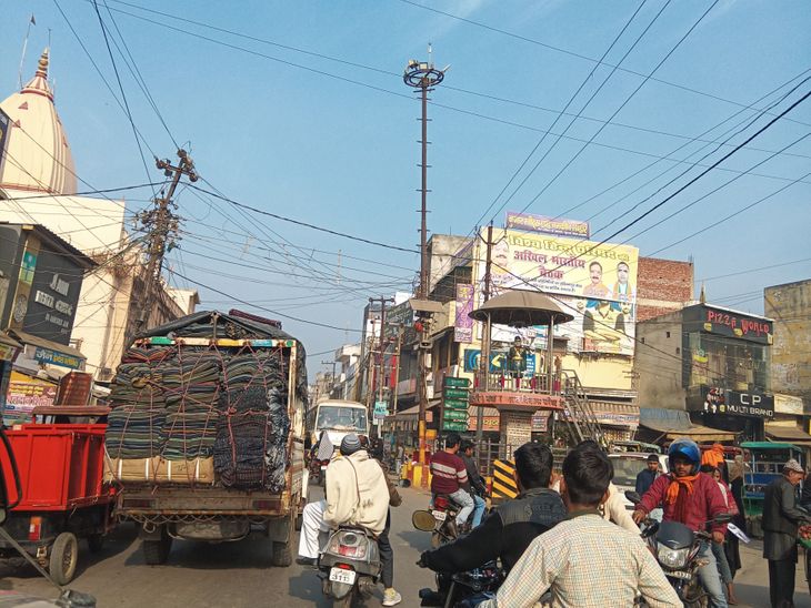 2 km long jam on Mawana main road