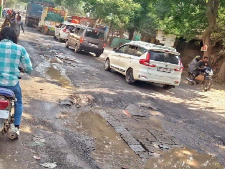 The road passing through Simrol, Choral, Baigram is in bad condition.