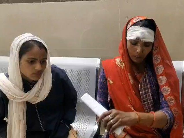 A domestic dispute led to a fight between sister-in-law and sister-in-law.