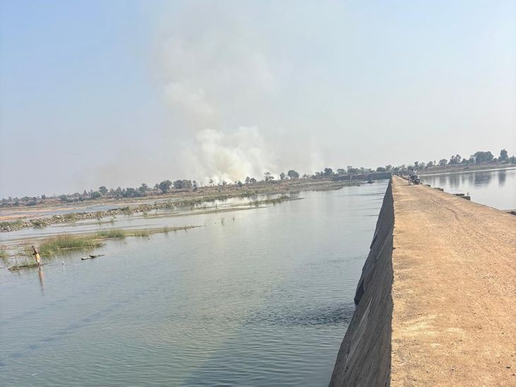 Action against those who broke the gate of Hardi Anicut